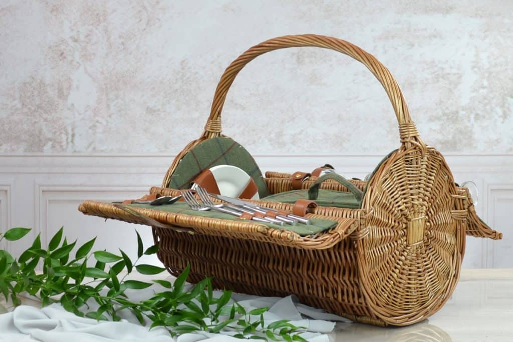 Picnic Baskets | Heather and Bale