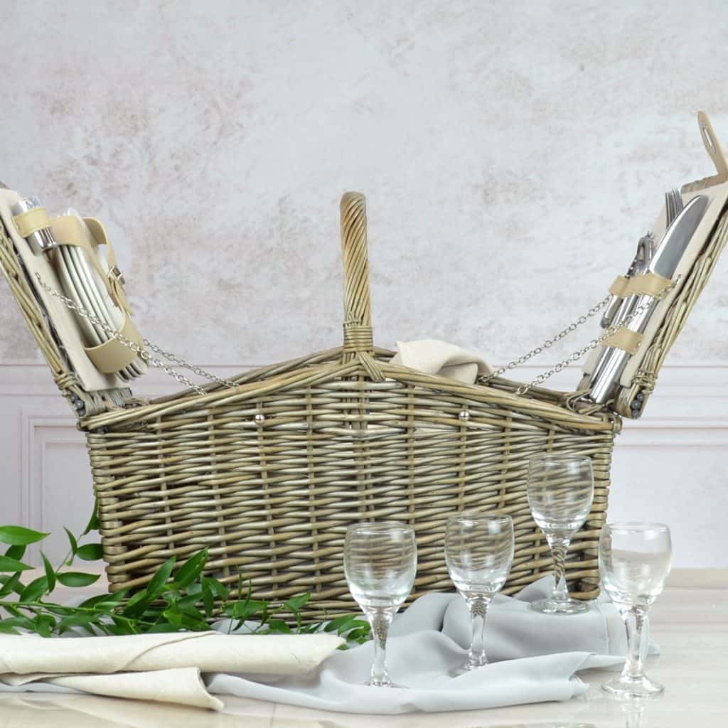 Natural Four Person Picnic Basket with Tableware